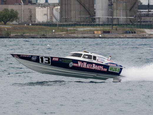 Powerboats Throttle Up on the St Clair River! | Powerboat Nation