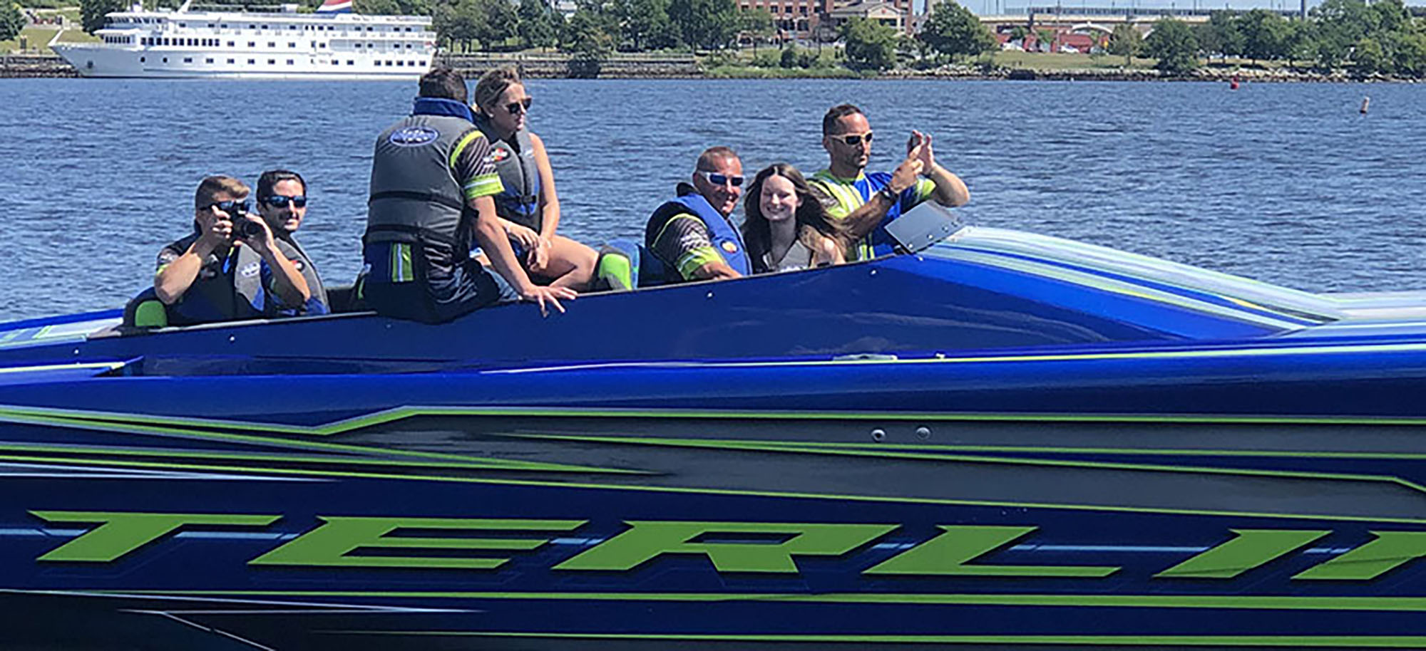 Flashback—A Rose And A 100-MPH Boat Ride | Powerboat Nation